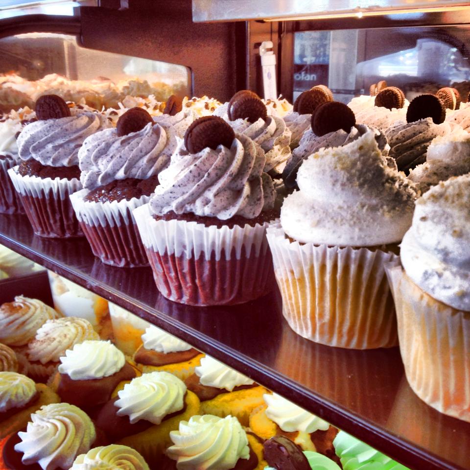 GOURMET CUPCAKES - Smithsonian Cafe and Chowderhouse
